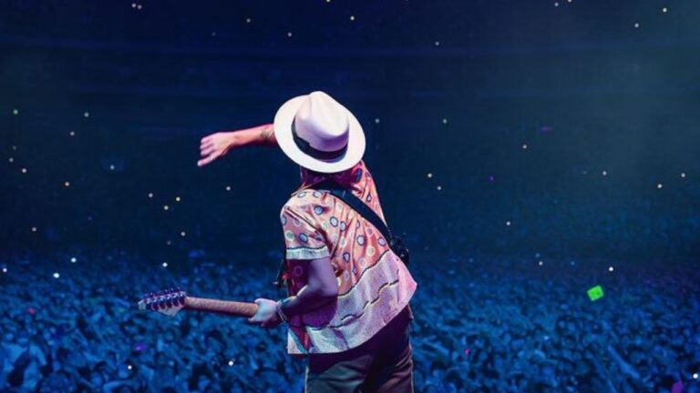 What Instruments Does Bruno Mars Play? - The Little Facts