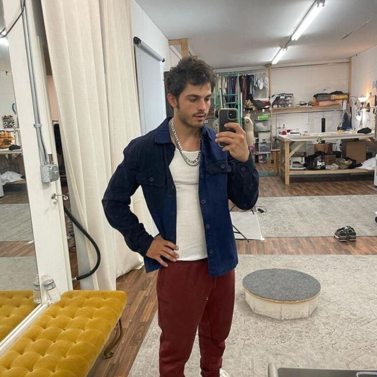 Who is Zach Tinker's Wife? Is He Married? - The Little Facts