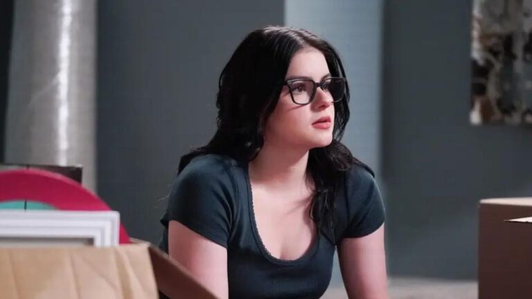 The Most Attractive Characters in "Modern Family" According to Fans ...