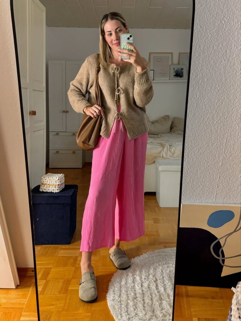20 Stay at Home Mom Outfits You'll Want to Wear Every Day - The Little ...